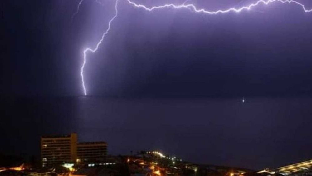 Más de un centenar de rayos sobre Canarias en las últimas horas