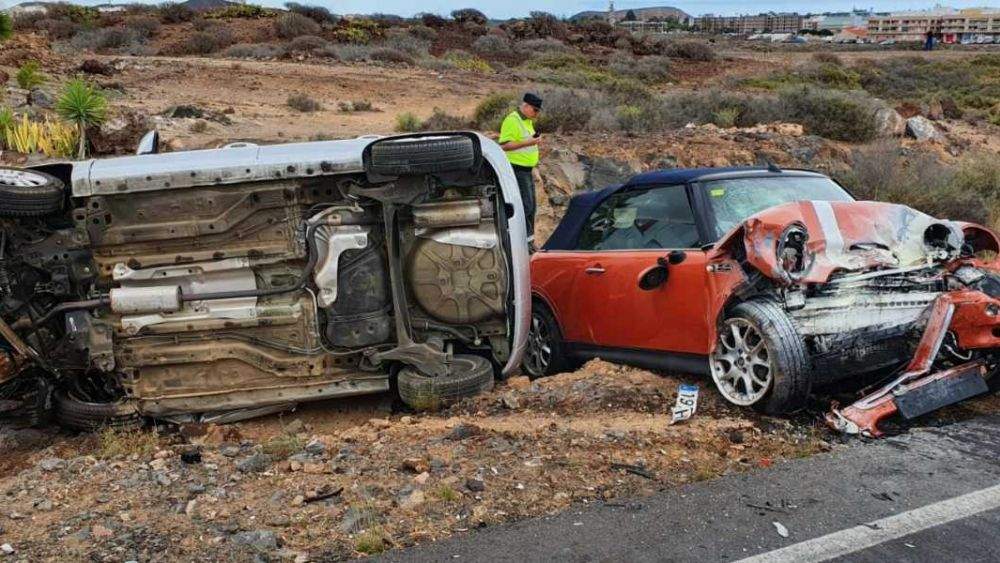 Un herido grave y otro leve en colisión frontal de dos vehículos en ...