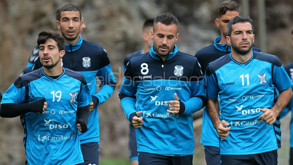 La afición del CD Tenerife repetiría alineación ante el Levante