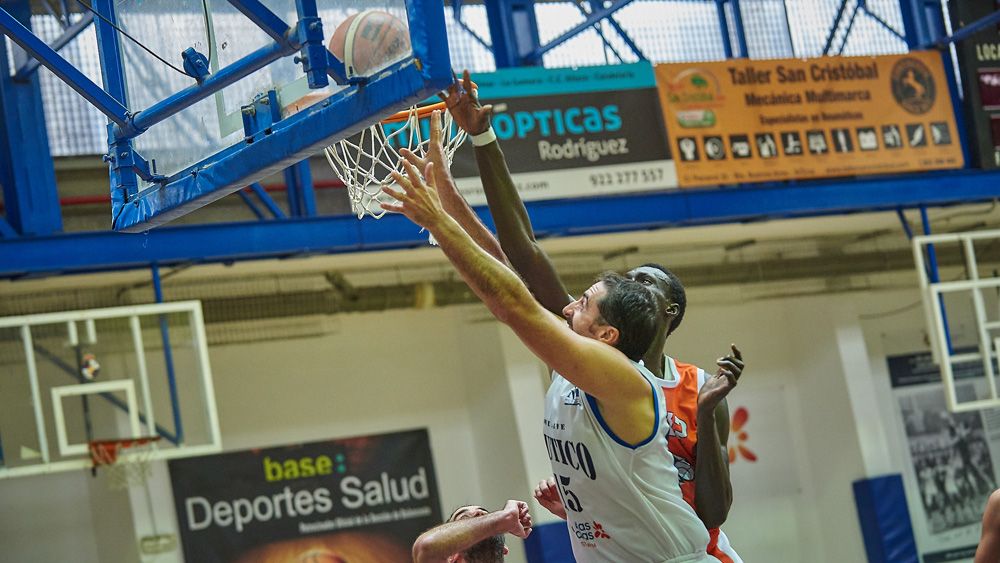 El Náutico Tenerife renueva a Imobach González, Roberto de la Rosa e ...