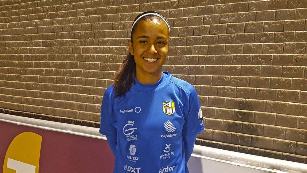 Wanda Gómez, "muy feliz" en la UDG Tenerife