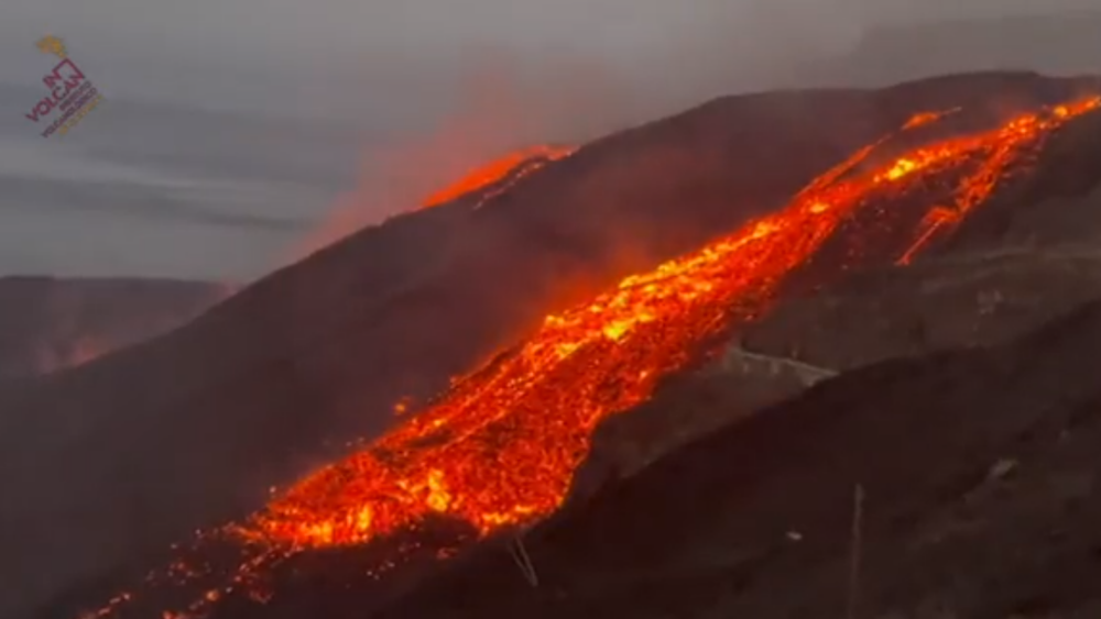 La lava avanza por viejas coladas y no afecta a más vivie...