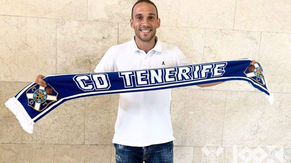 El CD Tenerife refuerza el lateral izquierdo con Nacho Martínez