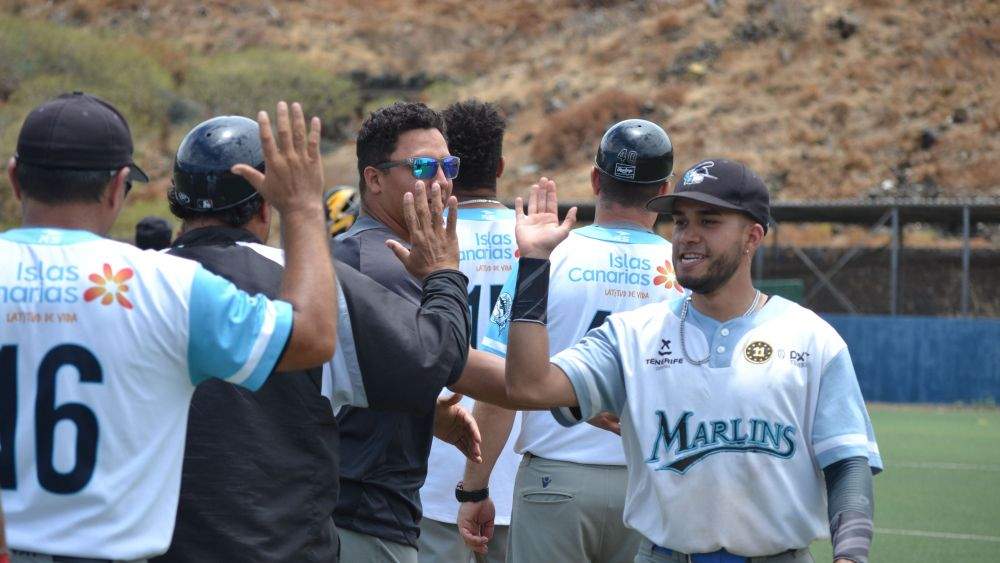 El Tenerife Marlins Puerto Cruz roza el título liguero con una doble ...