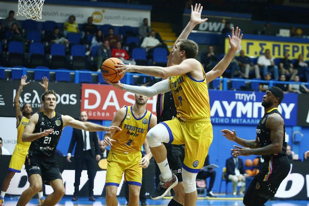 El CB Canarias descarrila en su visita al Peristeri Arena