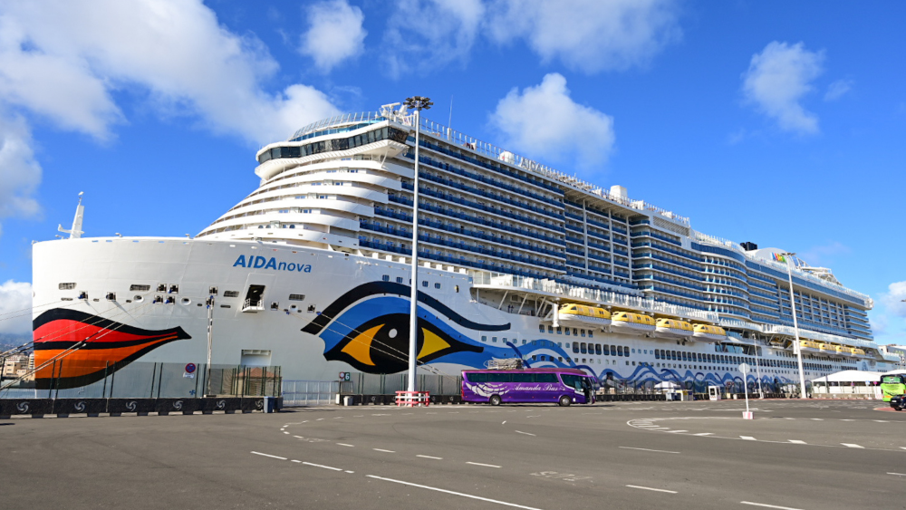 El muelle de Santa Catalina vive su mes más intenso de cruceros con ...