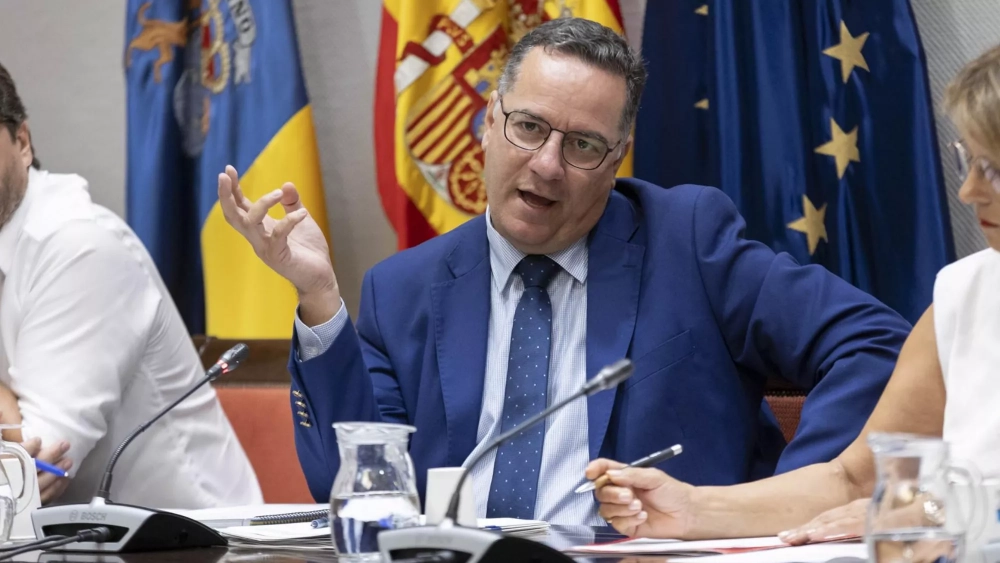 Poli Suárez tacha de "bomba de humo" el plan de refuerzo educativo de ...